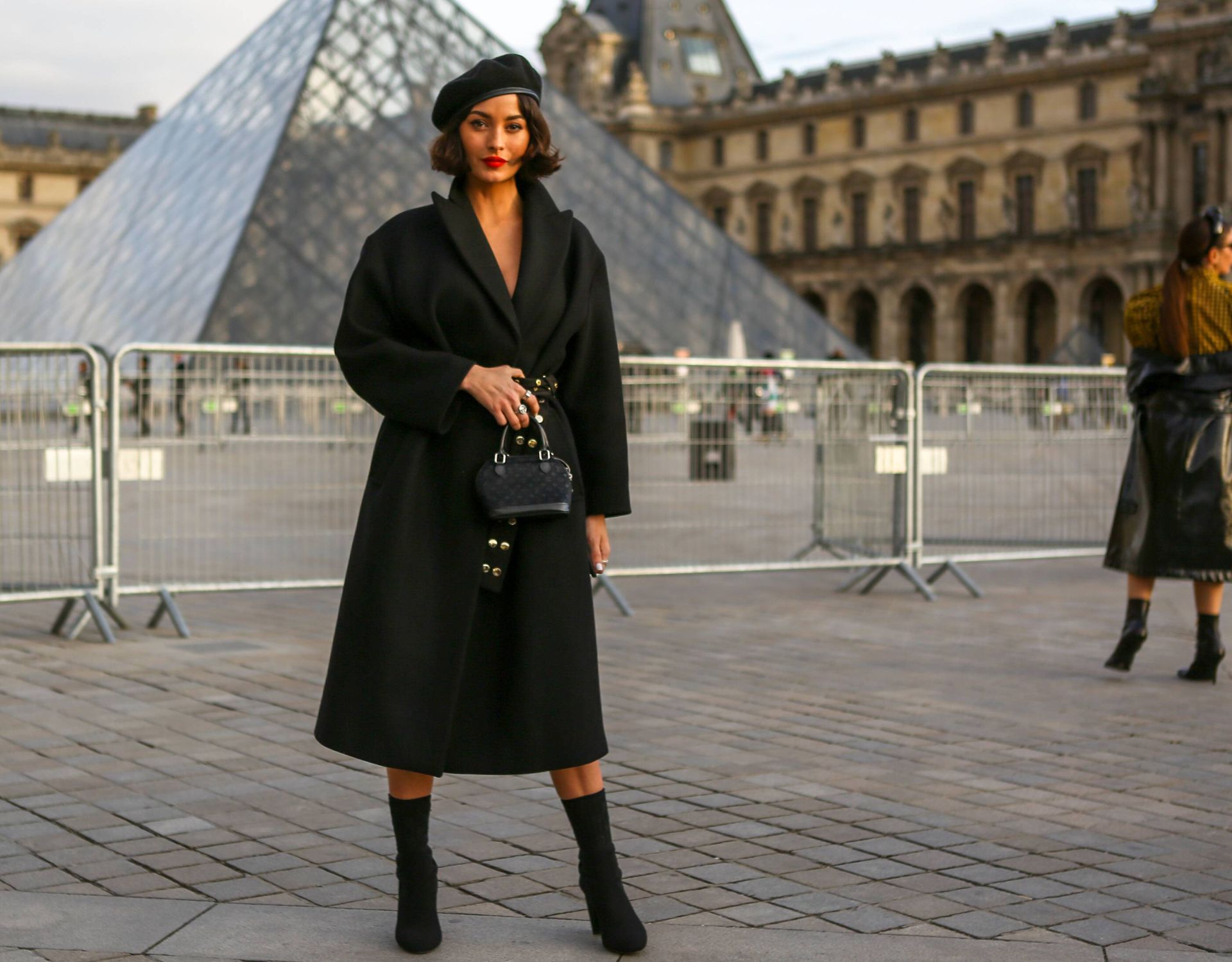 Socken-Stiefel: Dieser Herbsttrend sieht besonders absurd aus - wmn.de